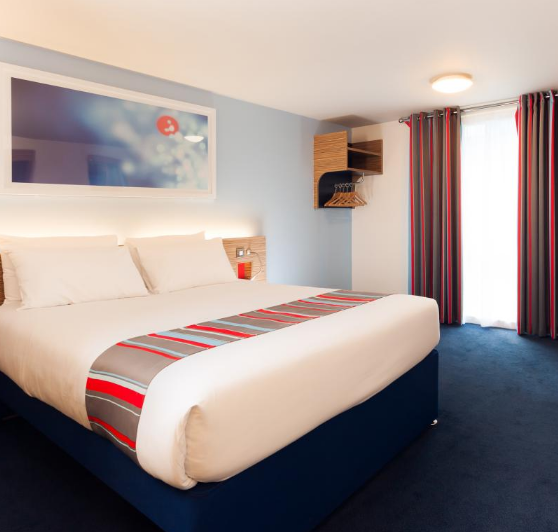 Travelodge Gatwick Airport Central | Hotel With Parking at Gatwick with ...